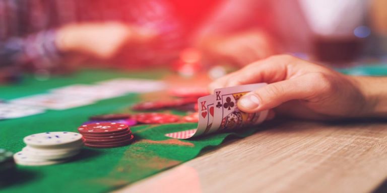 How to Play 4 Card Poker: A Complete Guide | Gambling News Magazine